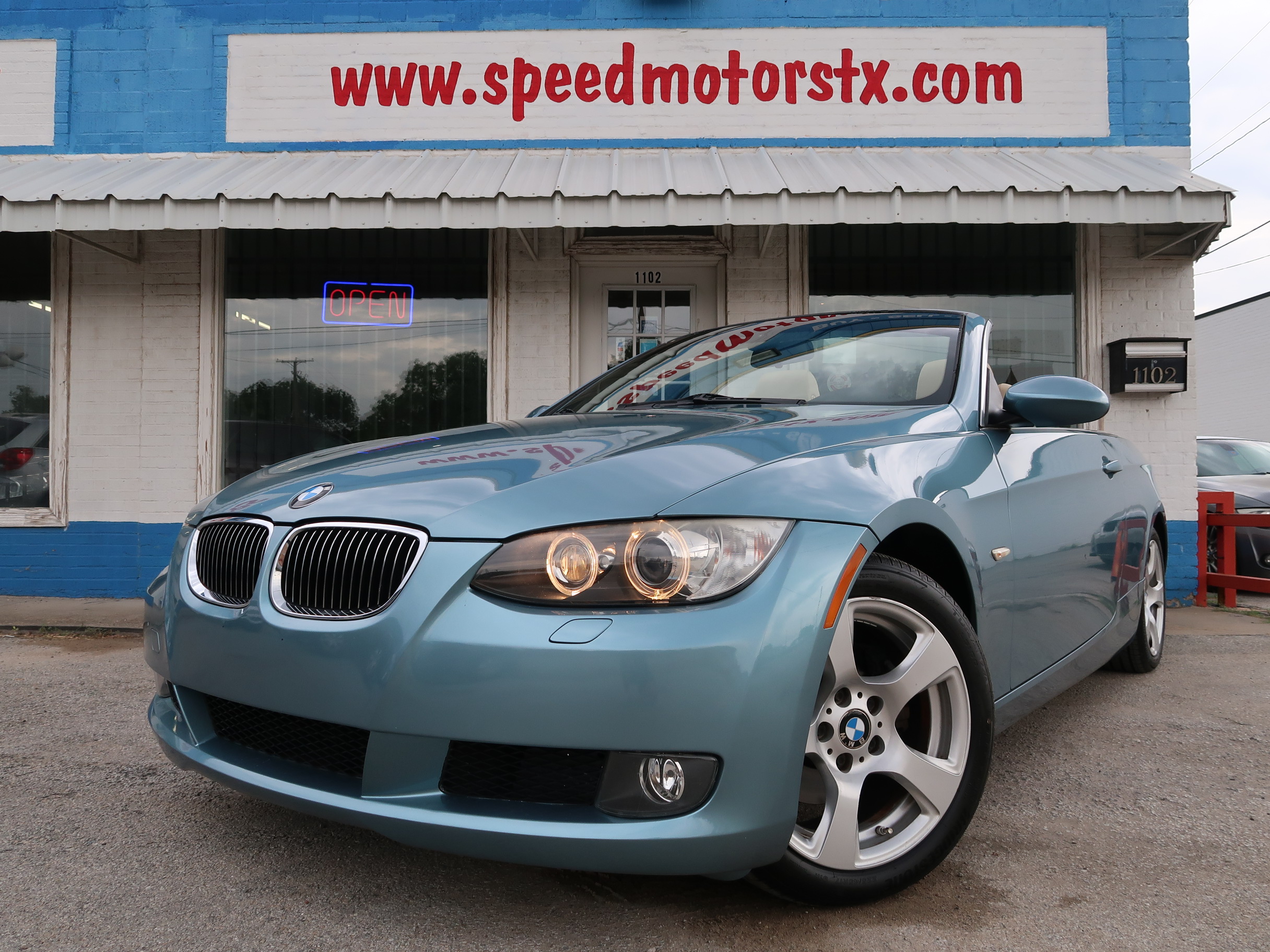 BMW 3 Series 328i Convertible vs BMW 3 Series 335i xDrive Sedan ...